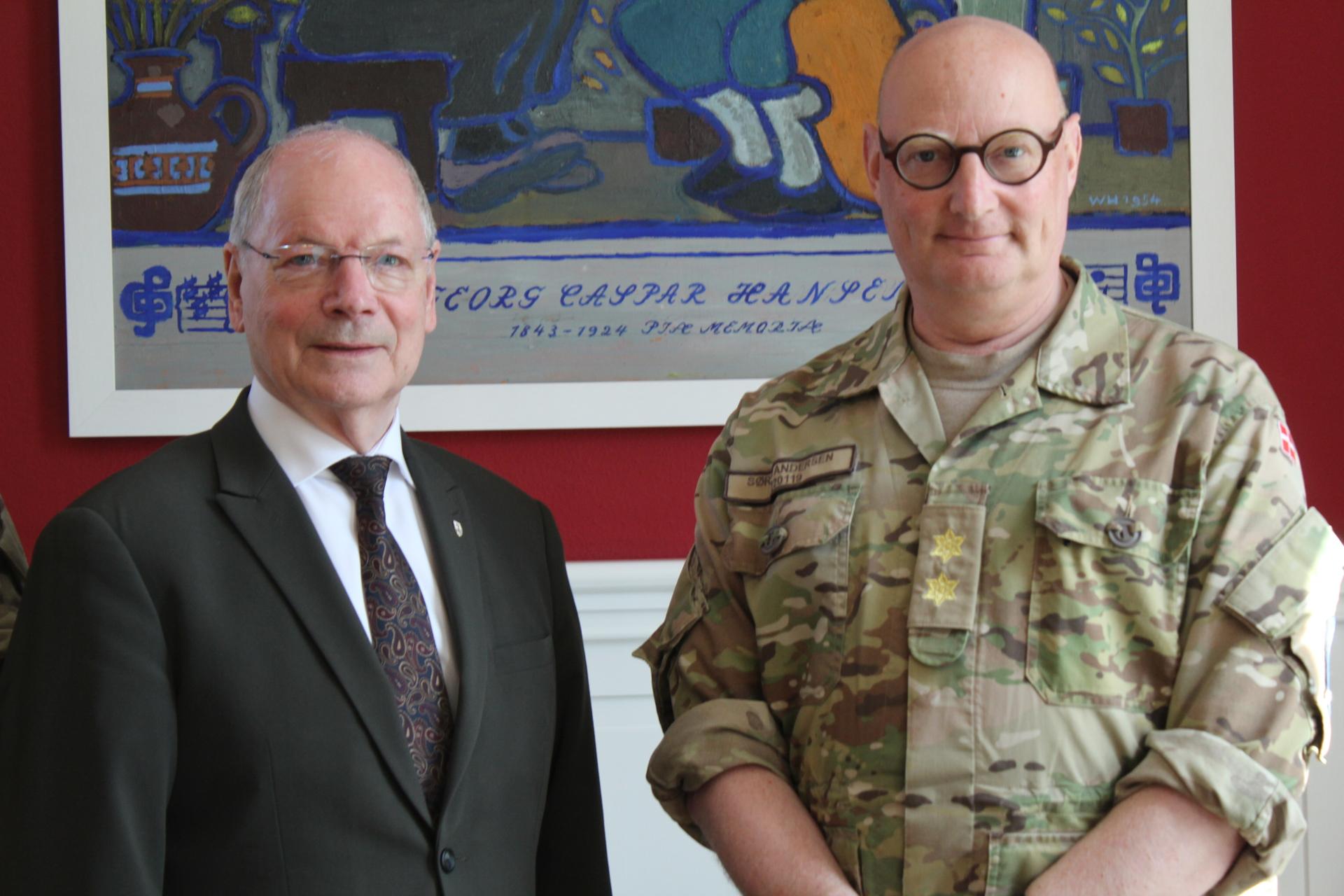 Umboð fyri Arktisk Kommando vitjaði borgarstjóran í Havn - Dimma.fo